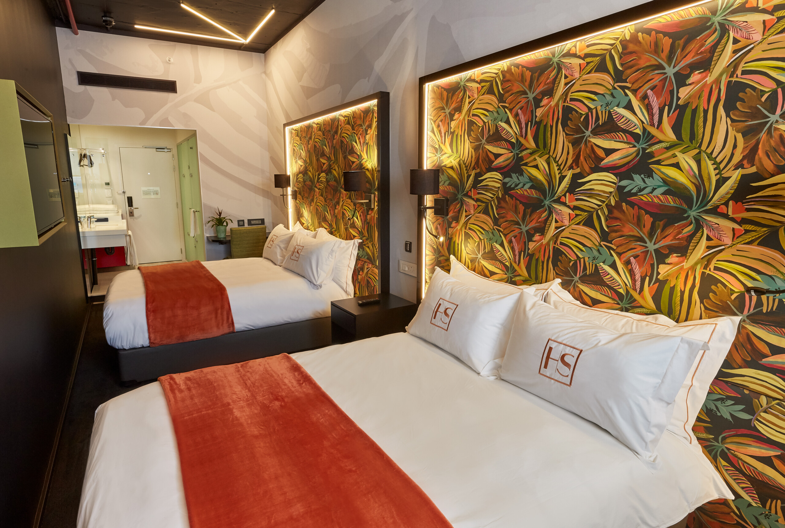 Room1238_TwinBeds_3 | The Planner